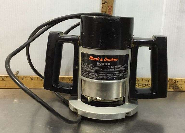 Black & Decker Router (has power) - Sherwood Auctions