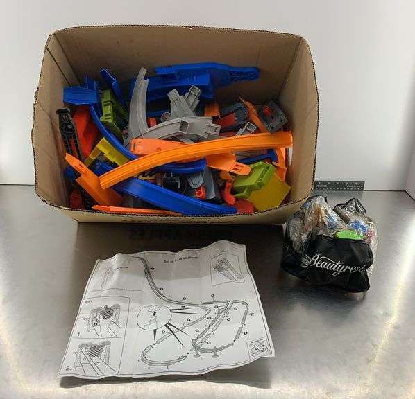 Hot Wheels Track and Other Toys - Sherwood Auctions