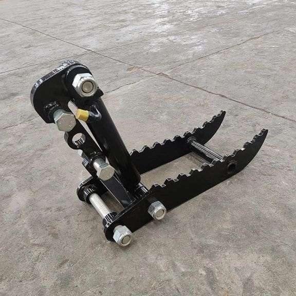 TPM Hydraulic Thumb Mini Excavator with Offset Bracket - Southern ...