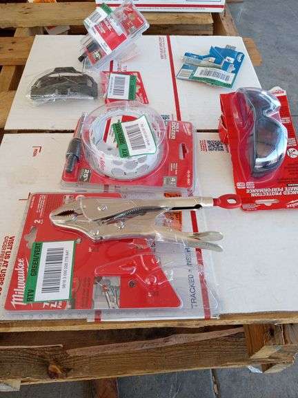6PC Assorted Milwaukee Hand Tools And Accessories - Sierra Auction ...
