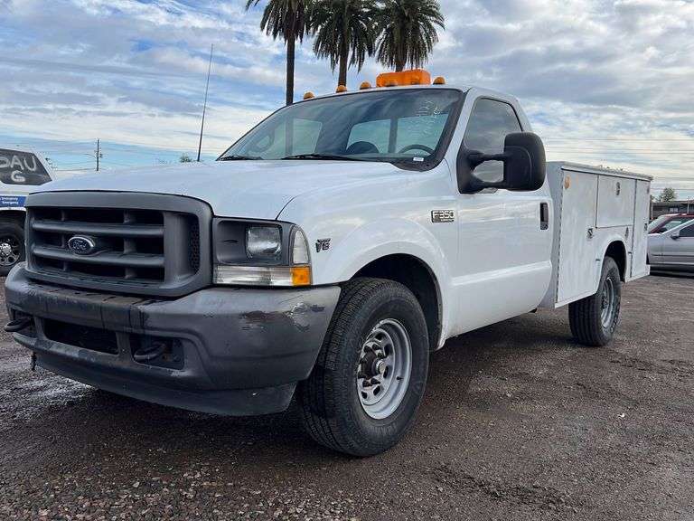 2002 Ford F350 Super Duty Utility Truck - Sierra Auction Management Inc