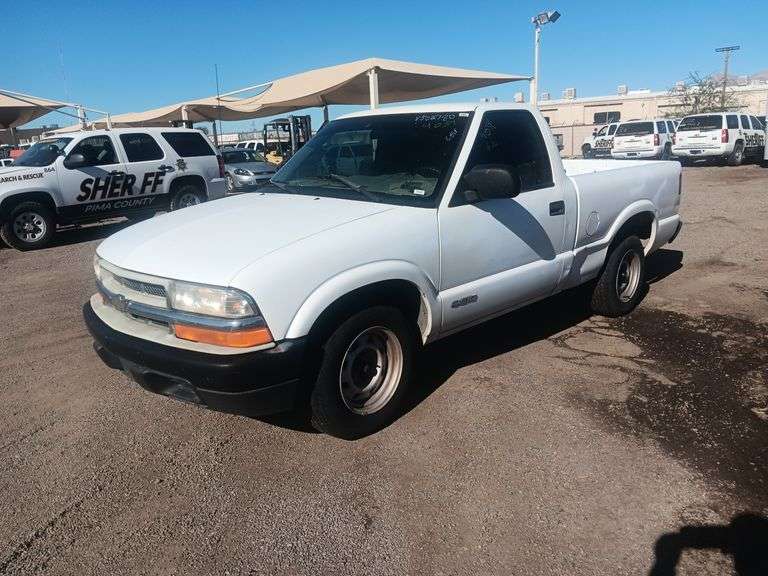2000 Chevrolet S10 - Sierra Auction Management Inc