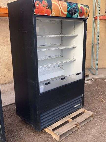 True open faced display refrigerator. - Sierra Auction Management Inc