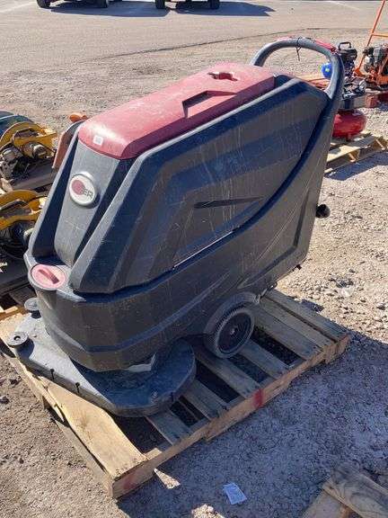 Viper floor scrubber. - Sierra Auction Management Inc