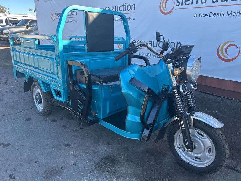 2024 MECO Electric Cart MC15 Utility Cart - Sierra Auction Management Inc