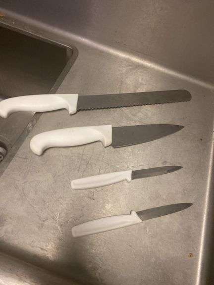 (10) Choice Knifes In Saf-T-Knife Station - Sierra Auction Management Inc