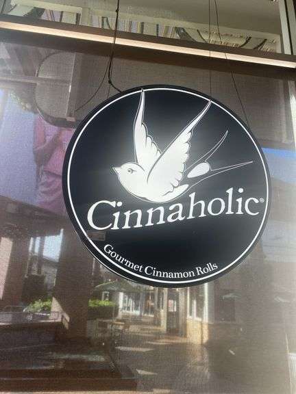Cinnaholic Lighted 24" Round Sign - Sierra Auction Management Inc