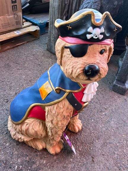 HOME ACCENTS HOLIDAY 2.5ft LED Pirate Dog - Sierra Auction Management Inc