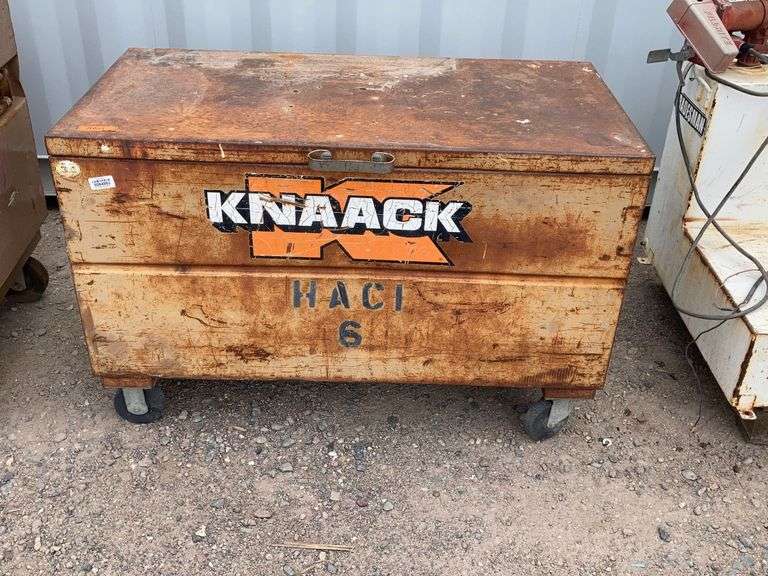 4 foot mobile steel gang box. - Sierra Auction Management Inc