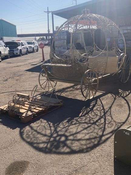 Rolling metal princess carriage with separate access steps. - Sierra ...