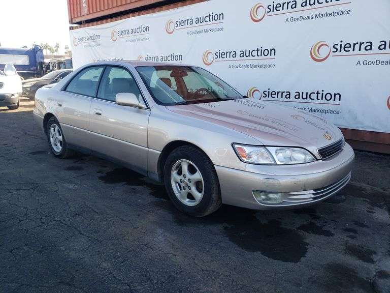 1997 Lexus ES 300 - Sierra Auction Management Inc