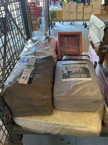 (2 Qty) King Bes Sheet Set, (1 Qty) Plush Robe L/XL, (1 Qty) Wrinklit ...