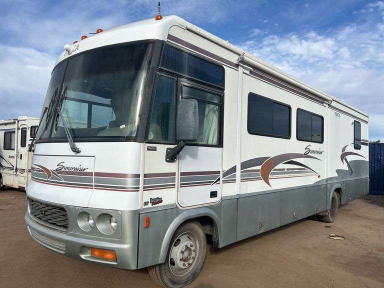 2001 Winnebago Itasca Suncruiser - Sierra Auction Management Inc