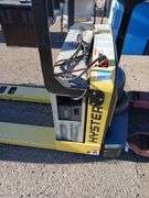 Hyster W40Z Motorized Pallet Jack - Sierra Auction Management Inc