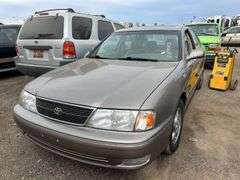 1998 Toyota Avalon - Sierra Auction Management Inc
