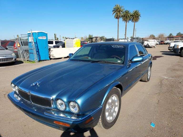 2000 Jaguar XJ8 - Sierra Auction Management Inc