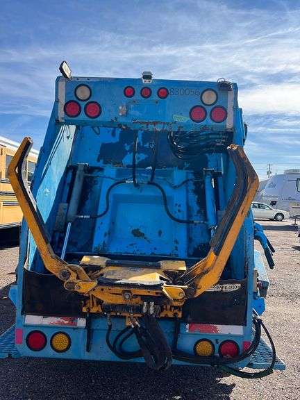 2008 Ford F550 Super Duty Garbage Truck - Sierra Auction Management Inc