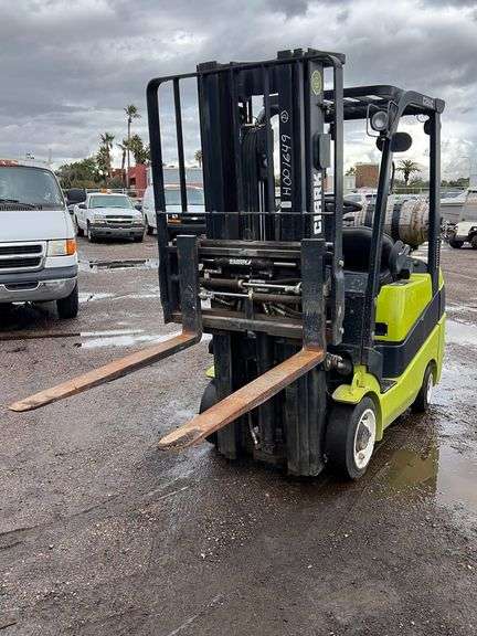 Clark C20SC Forklift - Sierra Auction Management Inc