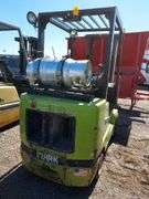 1996 Clark CGC 30 Forklift - Sierra Auction Management Inc