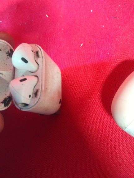 Approx (12) Earbuds(Few Empty Cases) - Sierra Auction Management Inc