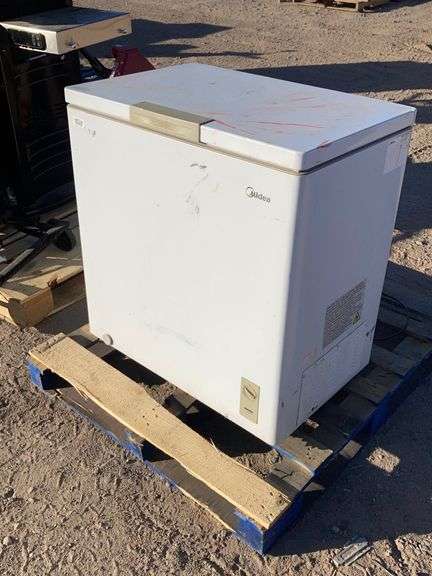 Midea Ice cream chest freezer. - Sierra Auction Management Inc