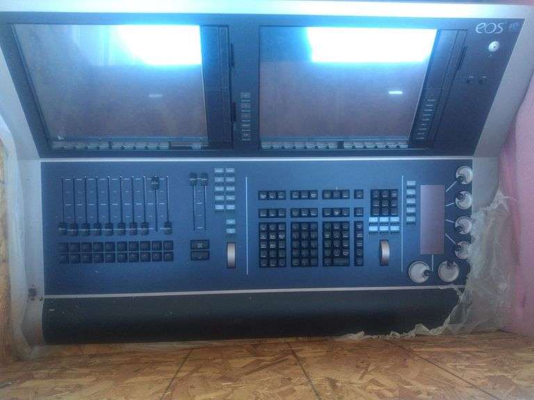 (1P) Eos Etc Stage Lighting Control Console Lightboard - Sierra Auction ...