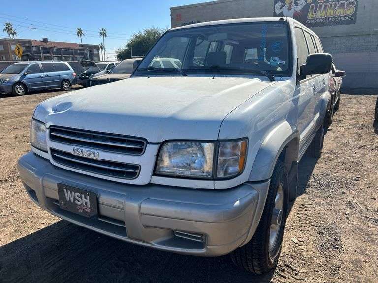2000 Isuzu Trooper - Sierra Auction Management Inc