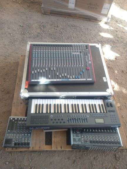 (P) Of Assorted Electronics Guitar Center,M-Audio Axiom 49, Mackie 802-VLZ3 And More - Sierra ...