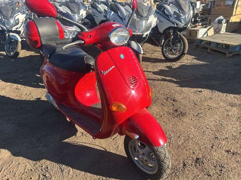2002 Vespa ET4-150 - Sierra Auction Management Inc