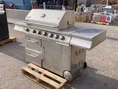 Jenn-Air Stainless seven burner barbecue grill. - Sierra Auction ...
