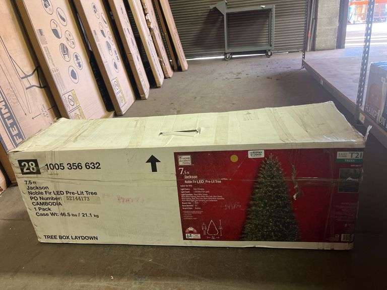 Home Accents Holiday 7.5 ft. Jackson Noble Fir LED Pre-Lit Artificial ...