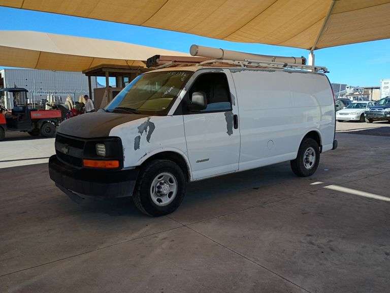 2006 Chevrolet Express 2500 Cargo Van - Sierra Auction Management Inc