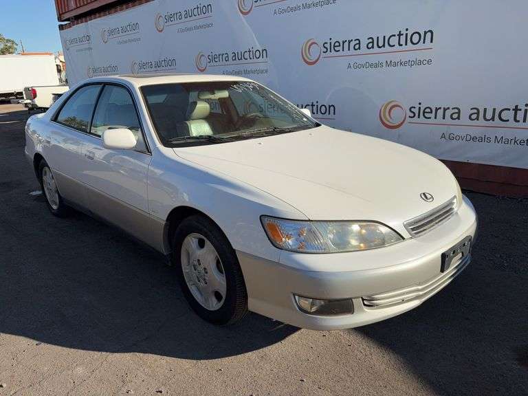 2000 Lexus ES - Sierra Auction Management Inc