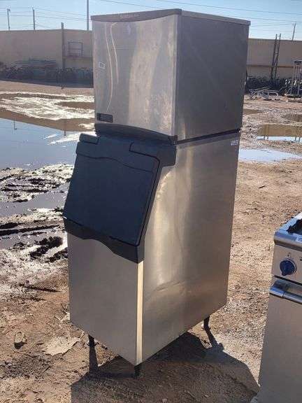 Scotsman stainless steel icemaker and bin. - Sierra Auction Management Inc