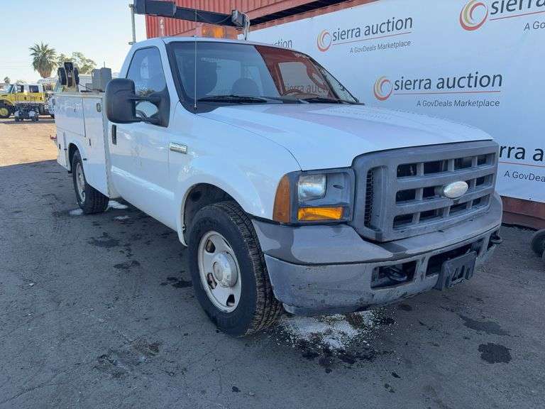 2005 Ford F-350 Work Truck - Sierra Auction Management Inc