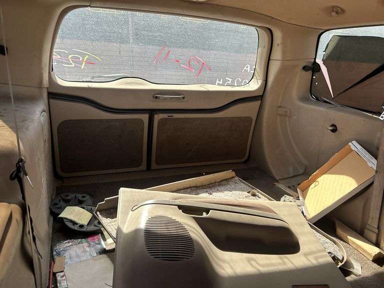 2000 Ford Excursion - Sierra Auction Management Inc