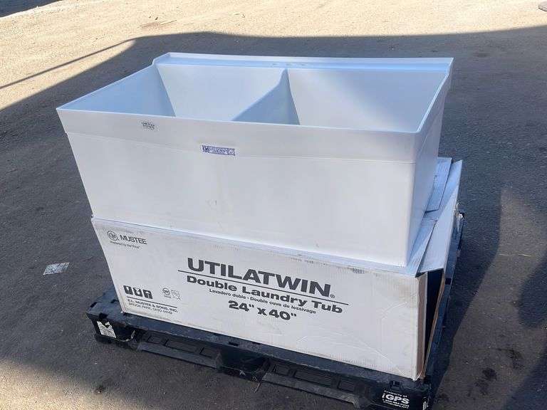 UTILATWIN 24”x40” Double Laundry Tub With Legs and Accessories - Sierra ...
