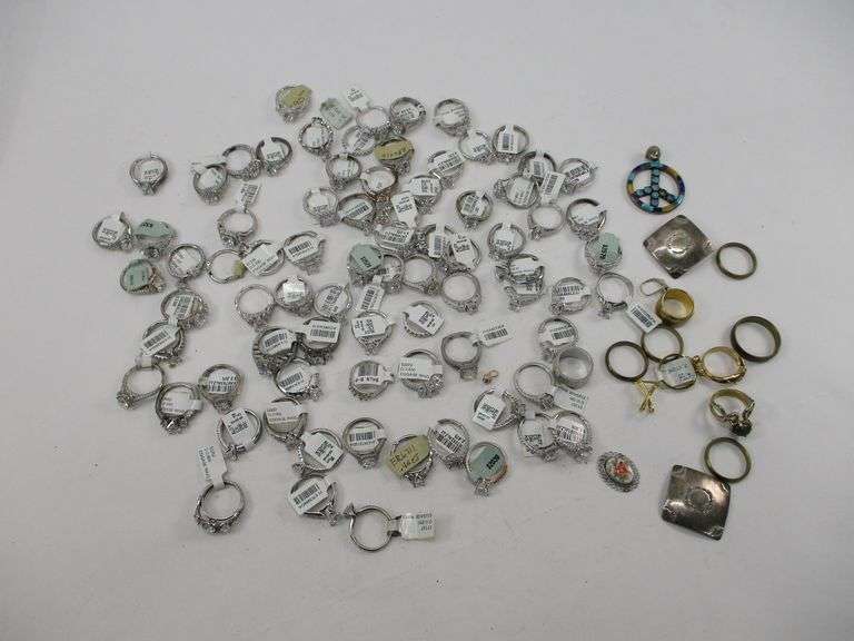Assorted 925 Silver Rings - Sierra Auction Management Inc