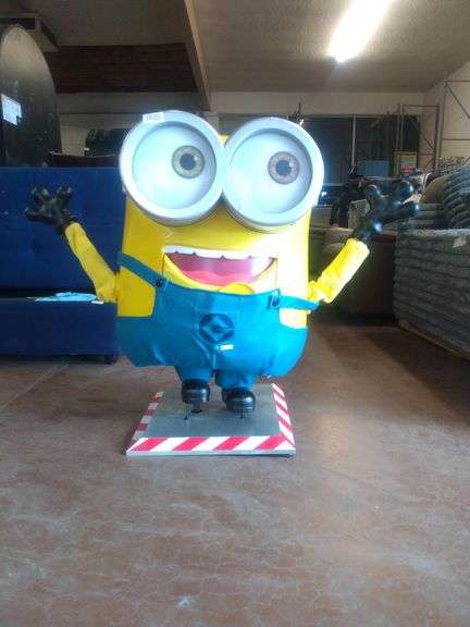 3.5 FT Animated LED Minion - Sierra Auction Management Inc
