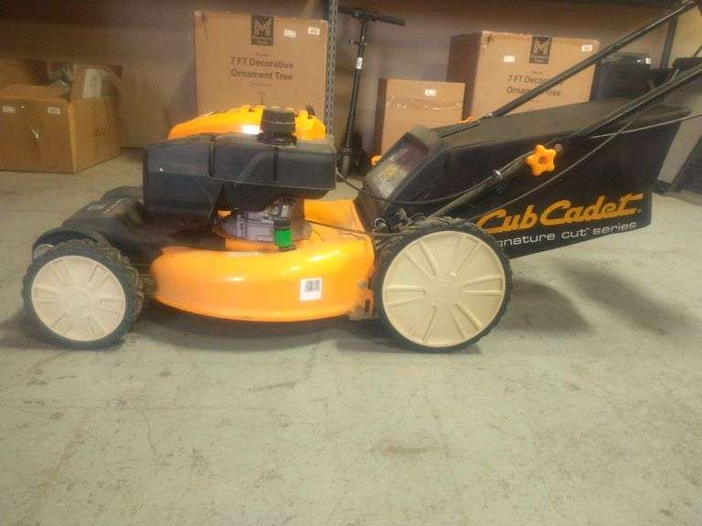 Club Cadet Signature Cut Series SC 300 hw Front Drive 159cc - Sierra ...