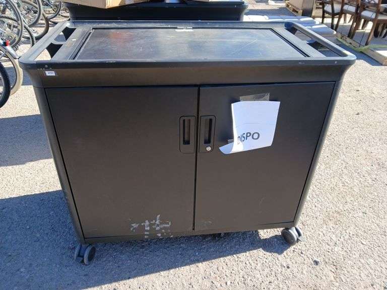 HP Ergotron 30 Notebook Charging Cart with Key - Sierra Auction ...