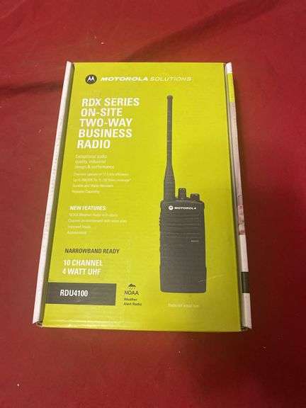 MOTOROLA RDU4100 Two-Way Radio, 4 W, 2-Way Radio System - Sierra ...