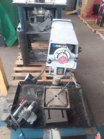 (P) With Delta Equipment With Saw - Sierra Auction Management Inc