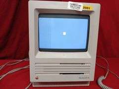 Macintosh SE Computer, Turns on - Sierra Auction Management Inc