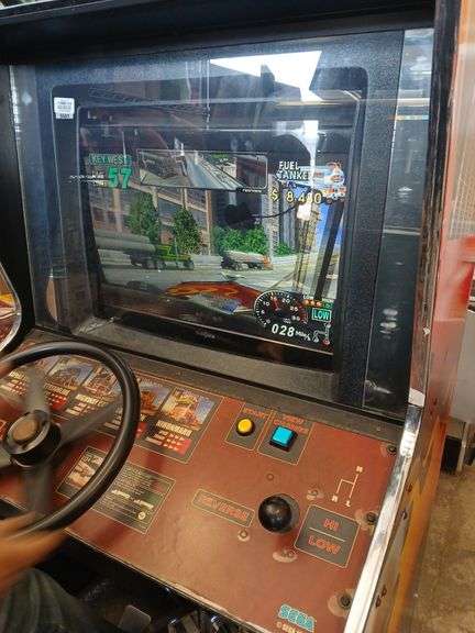 Sega Eighteen Wheeler Arcade Machine - Sierra Auction Management Inc