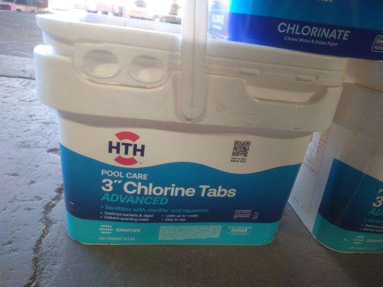 (3pc) (1) Clorox Pool & Spa Xtrablue Chlorinating Tablets, (2) HTH Pool Care 3" Chlorine Tabs ...