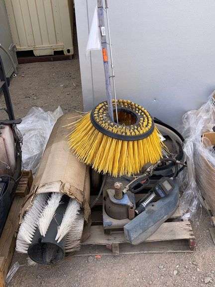 Heavy duty vehicle jack, street sweeper brushes, air pressure grease ...