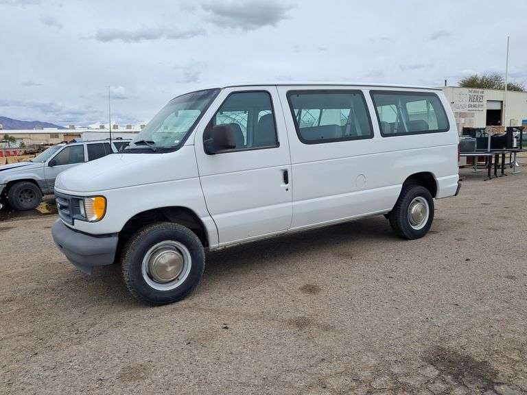 2003 Ford E350 Passenger Van - Sierra Auction Management Inc