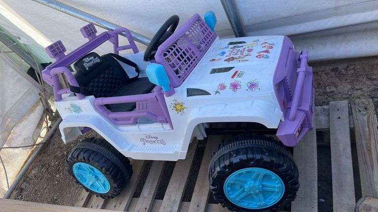 (1 Qty) Disney Princess Jeep Toy - Sierra Auction Management Inc