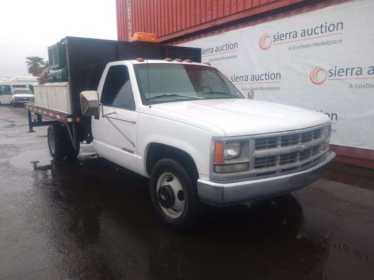 1999 Chevrolet C3500 HD Utility Truck - Sierra Auction Management Inc